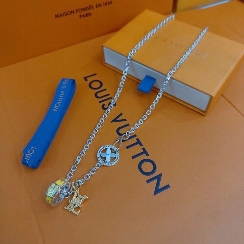Top mirror Louis Vuitton Necklaces