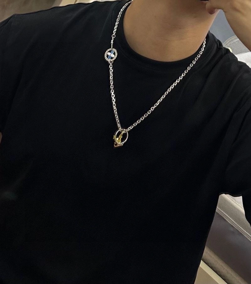 Top mirror Louis Vuitton Necklaces