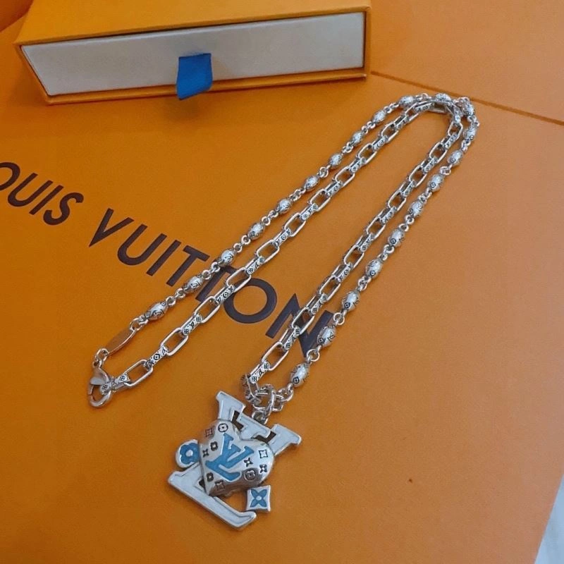 Top mirror Louis Vuitton Necklaces