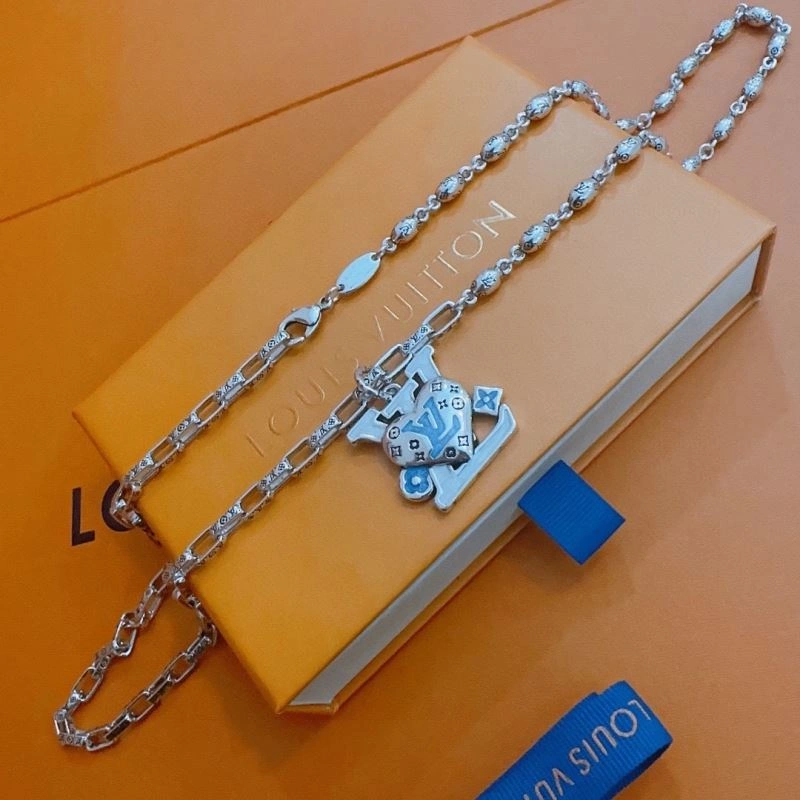Top mirror Louis Vuitton Necklaces