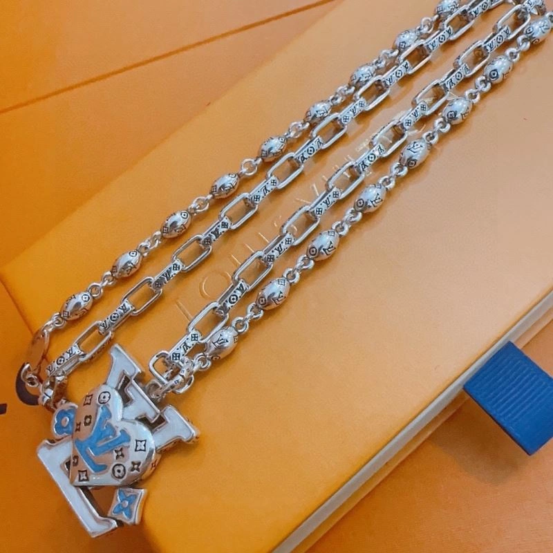 Top mirror Louis Vuitton Necklaces