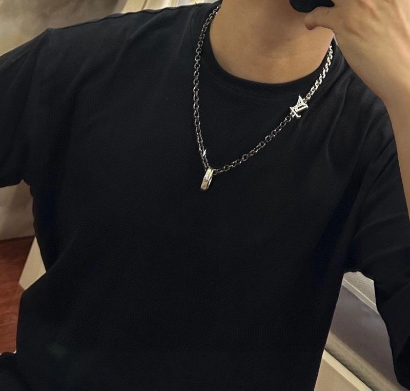 Low-cost Louis Vuitton Necklaces