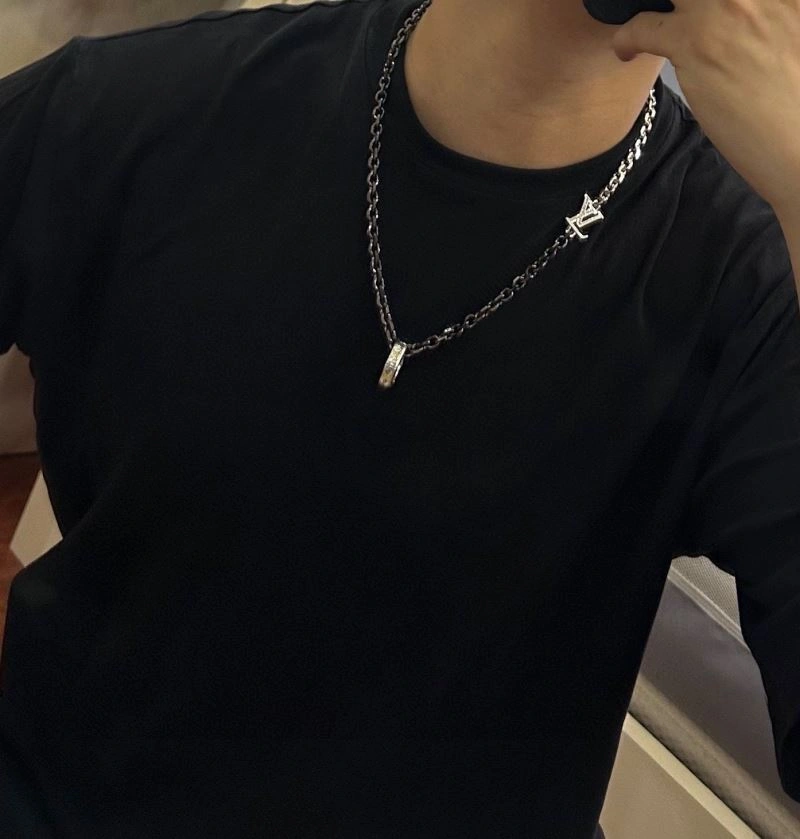 Low-cost Louis Vuitton Necklaces