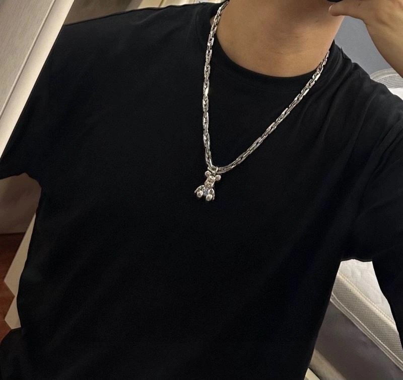 Precise copy Louis Vuitton Necklaces
