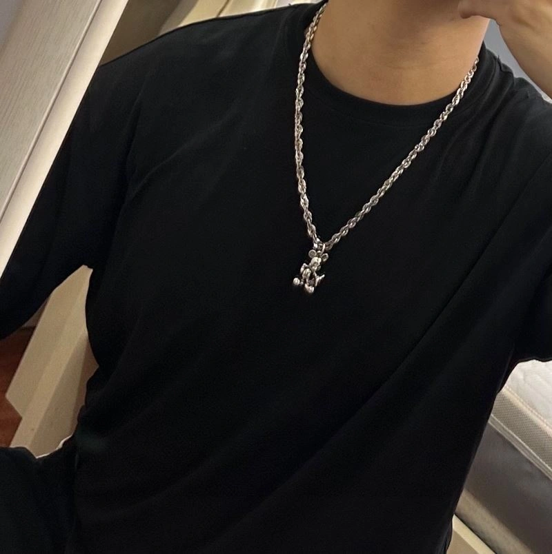 Brand-authenticated Louis Vuitton Necklaces