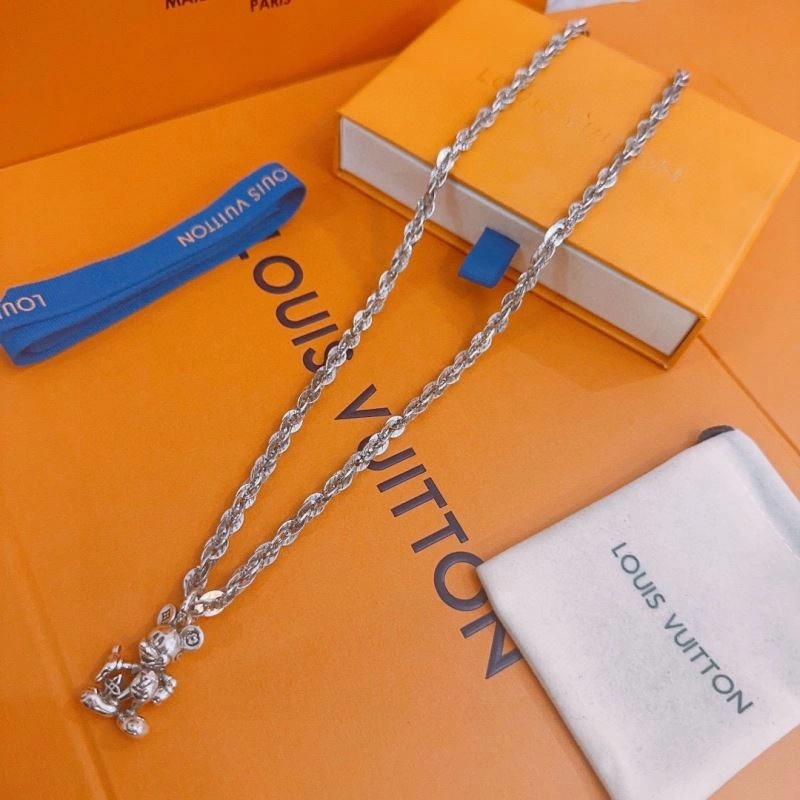 Brand-authenticated Louis Vuitton Necklaces
