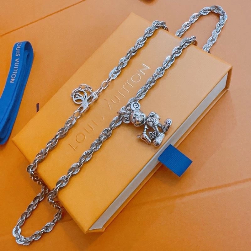 Brand-authenticated Louis Vuitton Necklaces