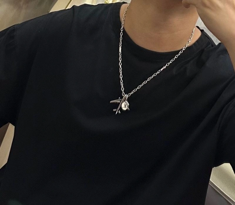 Precise copy Louis Vuitton Necklaces