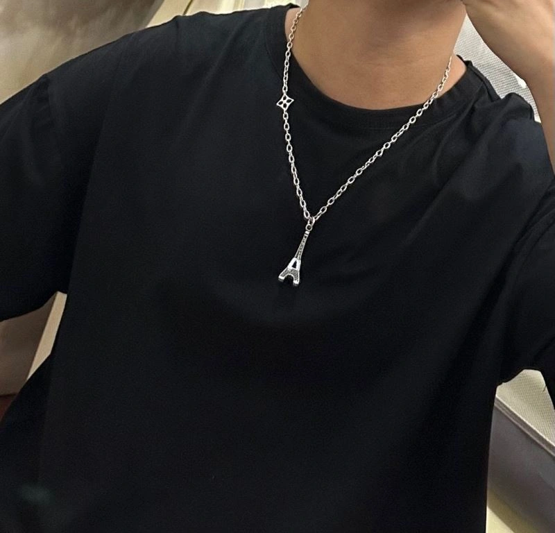 Brand-authenticated Louis Vuitton Necklaces