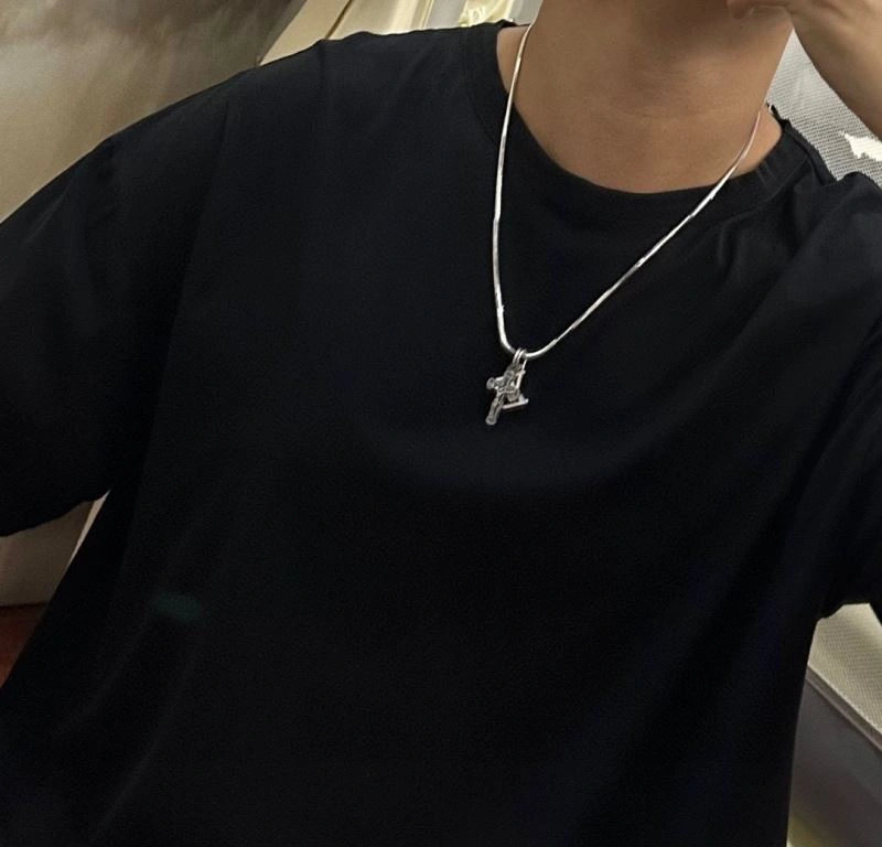 Exact replica Louis Vuitton Necklaces