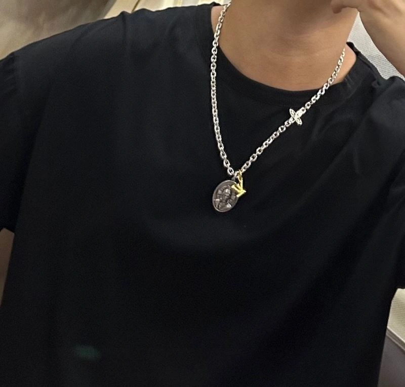 Genuine Louis Vuitton Necklaces