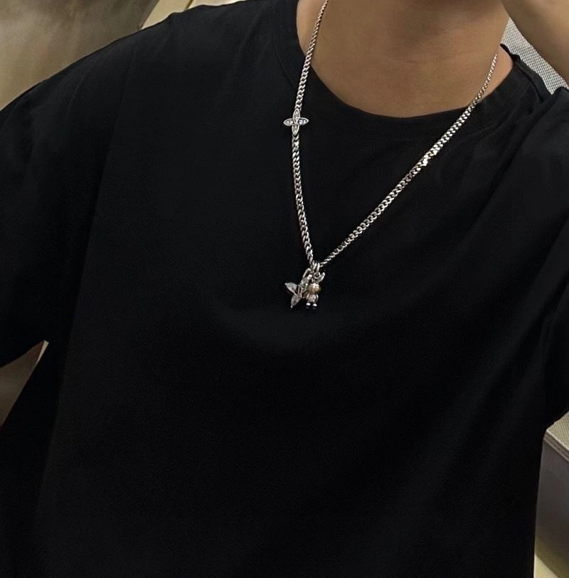 Discounted Louis Vuitton Necklaces