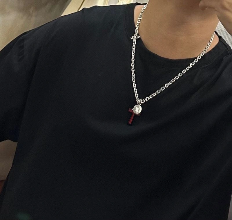 Official Louis Vuitton Necklaces