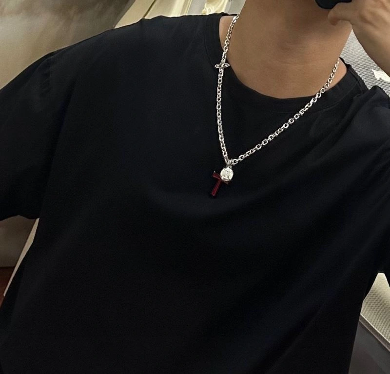 Official Louis Vuitton Necklaces