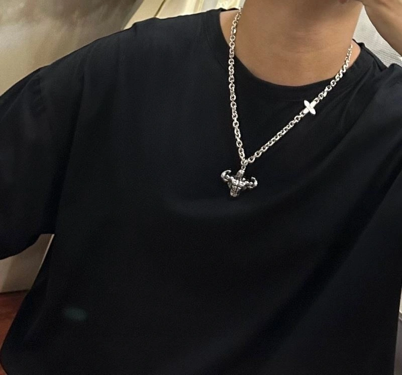 Official Louis Vuitton Necklaces