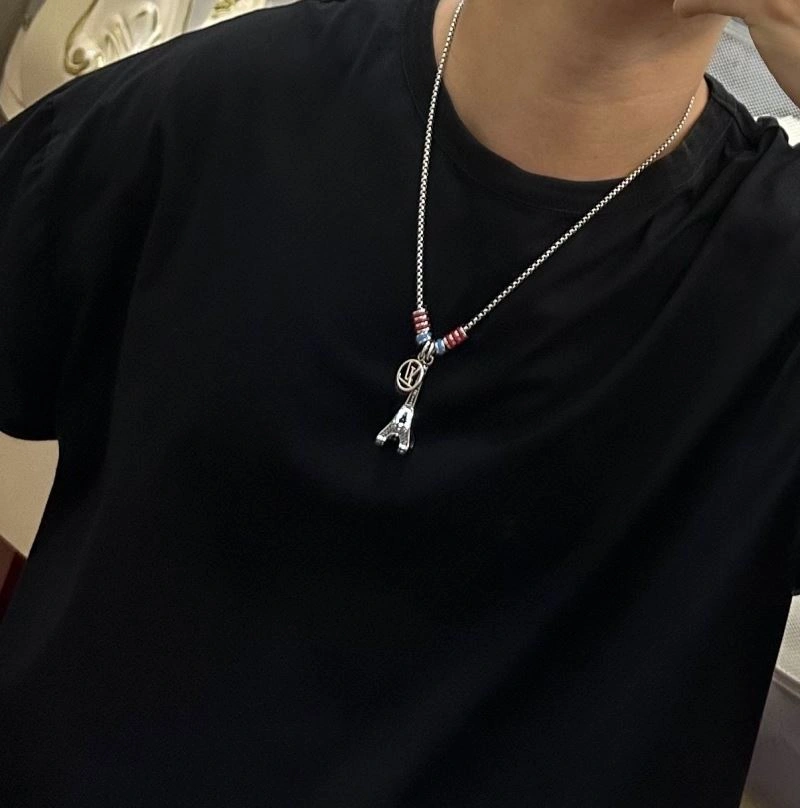 Brand-authenticated Louis Vuitton Necklaces