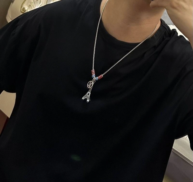 Brand-authenticated Louis Vuitton Necklaces