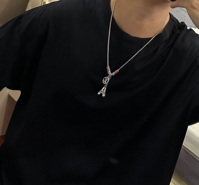 Brand-authenticated Louis Vuitton Necklaces