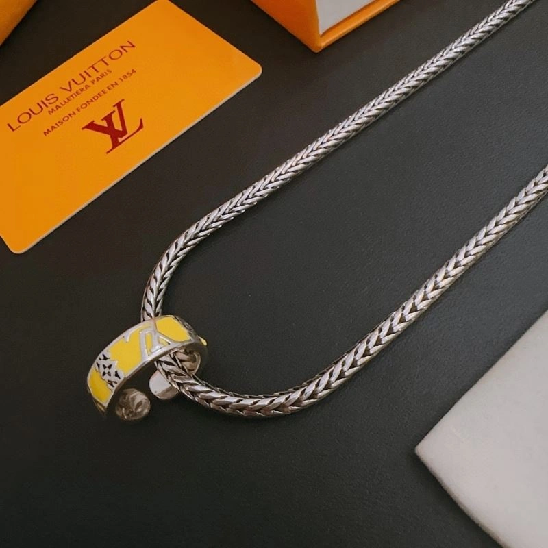 Top mirror Louis Vuitton Necklaces