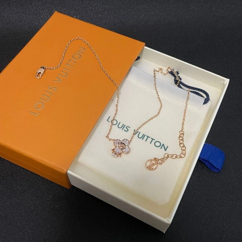 Bargain Louis Vuitton Necklaces