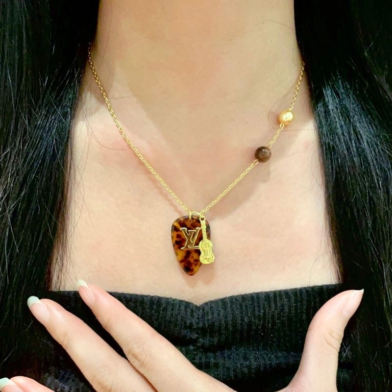 Bargain Louis Vuitton Necklaces