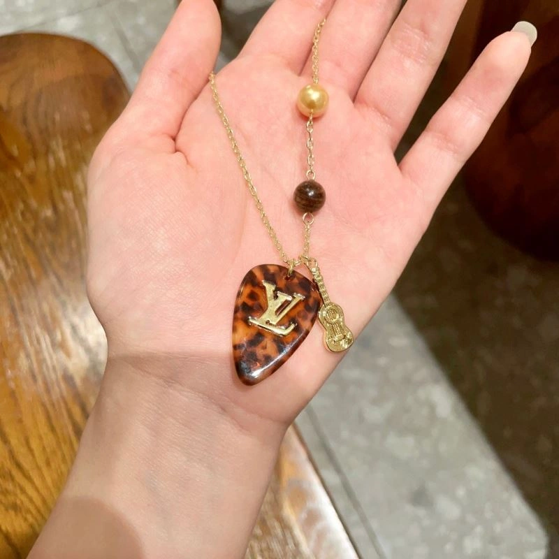 Bargain Louis Vuitton Necklaces