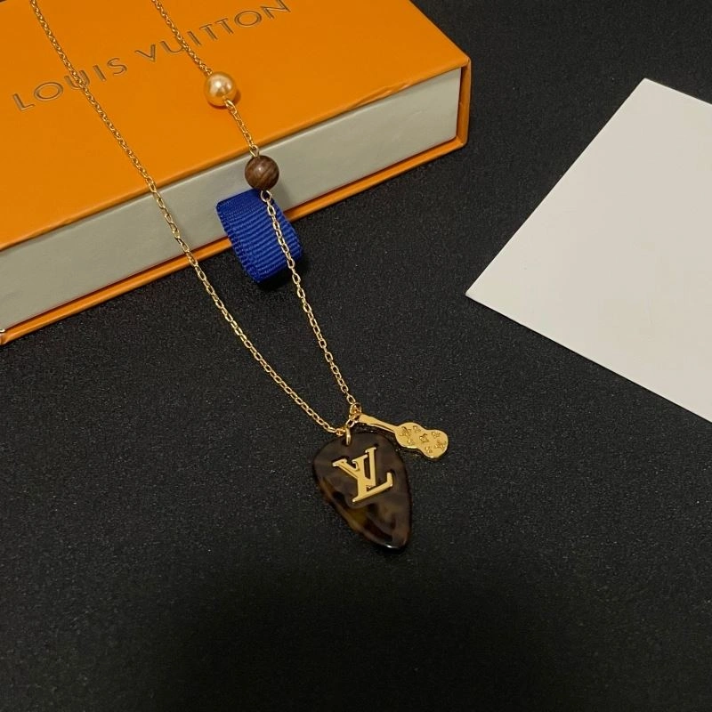 Bargain Louis Vuitton Necklaces
