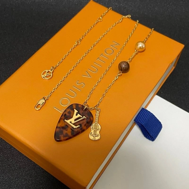 Bargain Louis Vuitton Necklaces