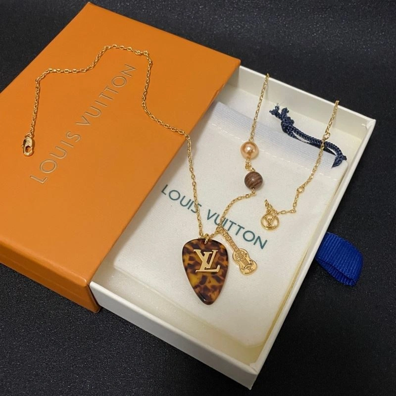 Bargain Louis Vuitton Necklaces