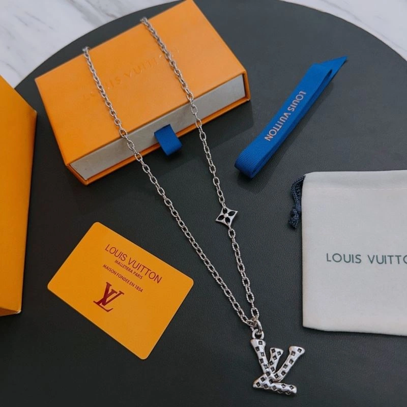 Inexpensive Louis Vuitton Necklaces