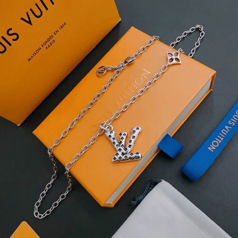 Inexpensive Louis Vuitton Necklaces