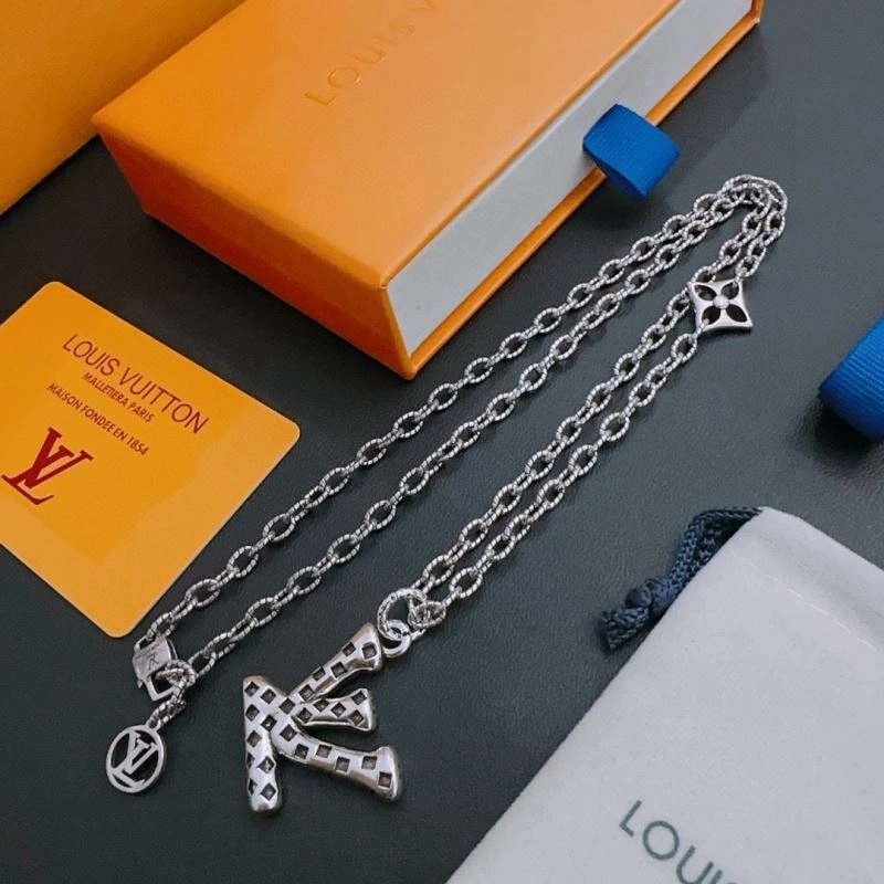 Inexpensive Louis Vuitton Necklaces