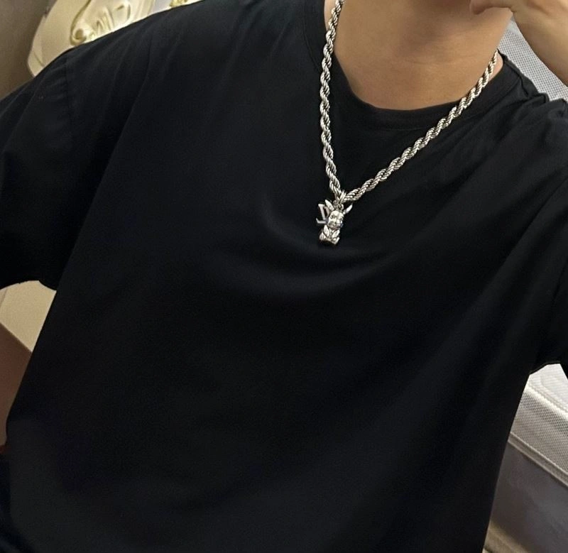 High fidelity Louis Vuitton Necklaces