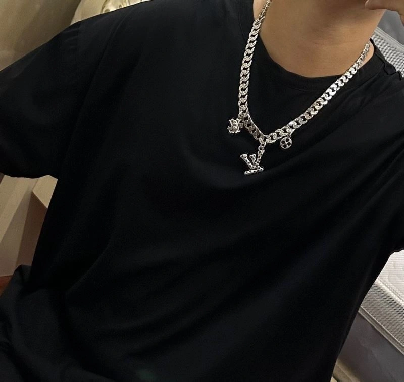 High accuracy Louis Vuitton Necklaces