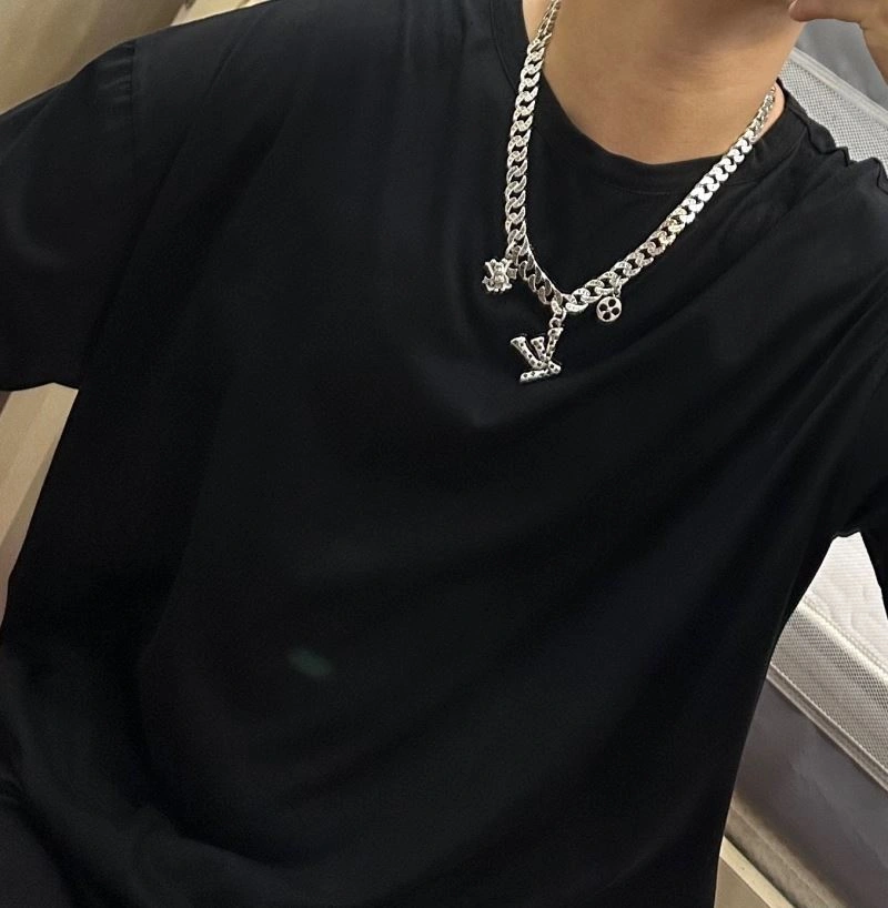 High accuracy Louis Vuitton Necklaces
