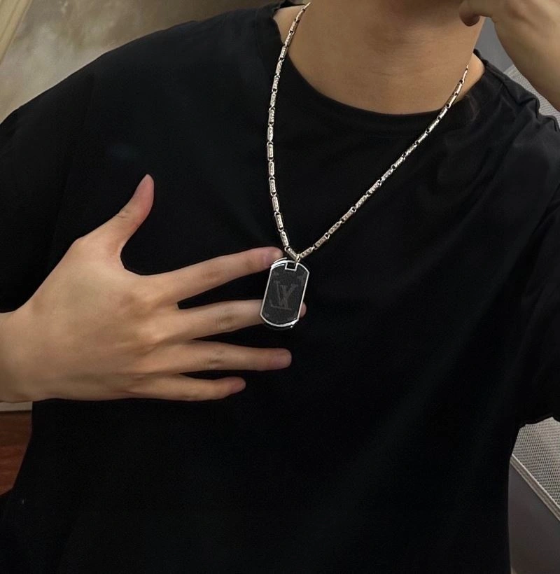 Reasonably priced Louis Vuitton Necklaces