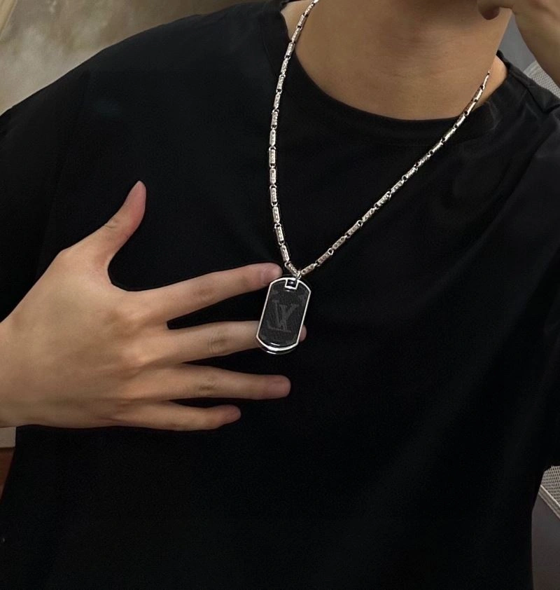Reasonably priced Louis Vuitton Necklaces
