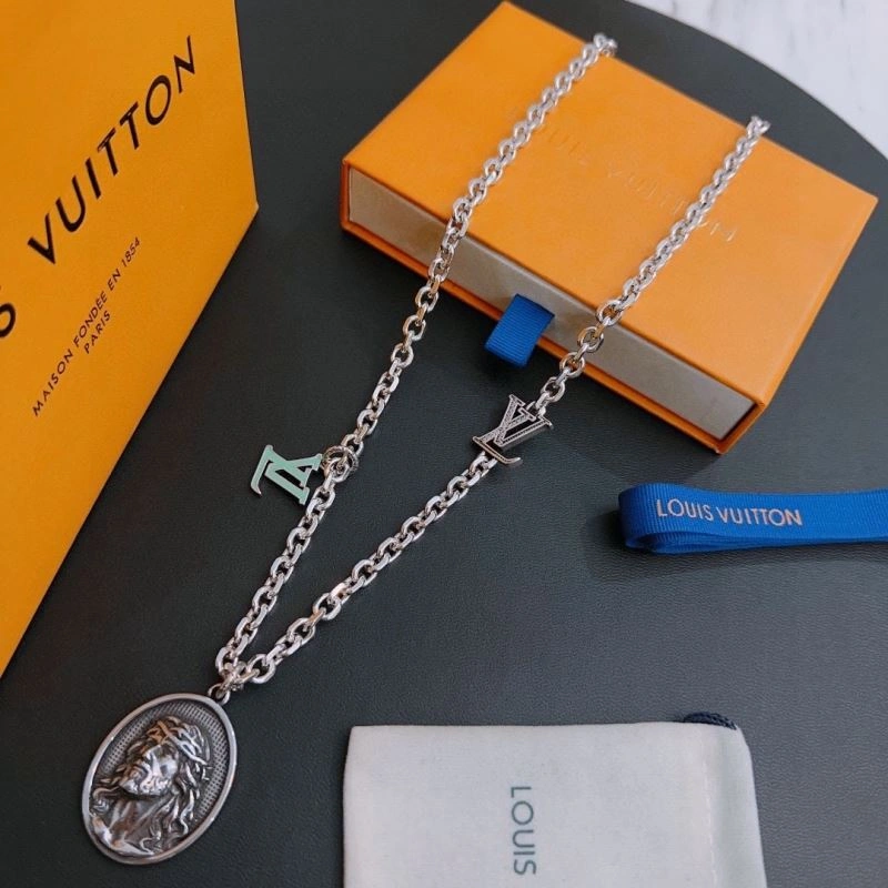 1:1 copy Louis Vuitton Necklaces
