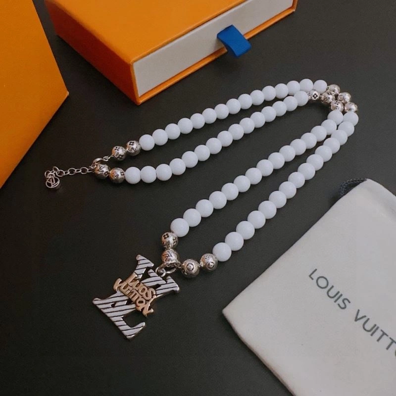 Bargain Louis Vuitton Necklaces