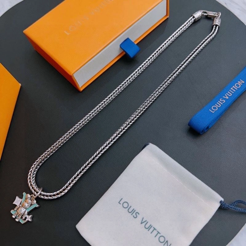 Official Louis Vuitton Necklaces