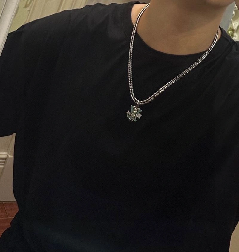 Official Louis Vuitton Necklaces