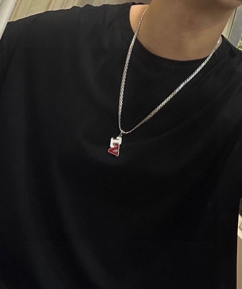Brand-authenticated Louis Vuitton Necklaces