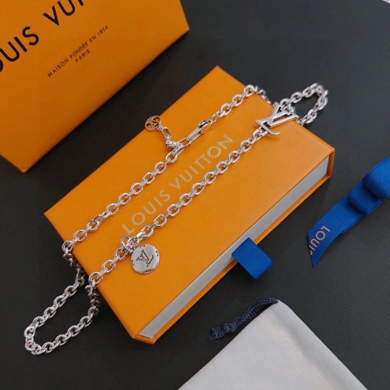 Cut-rate Louis Vuitton Necklaces