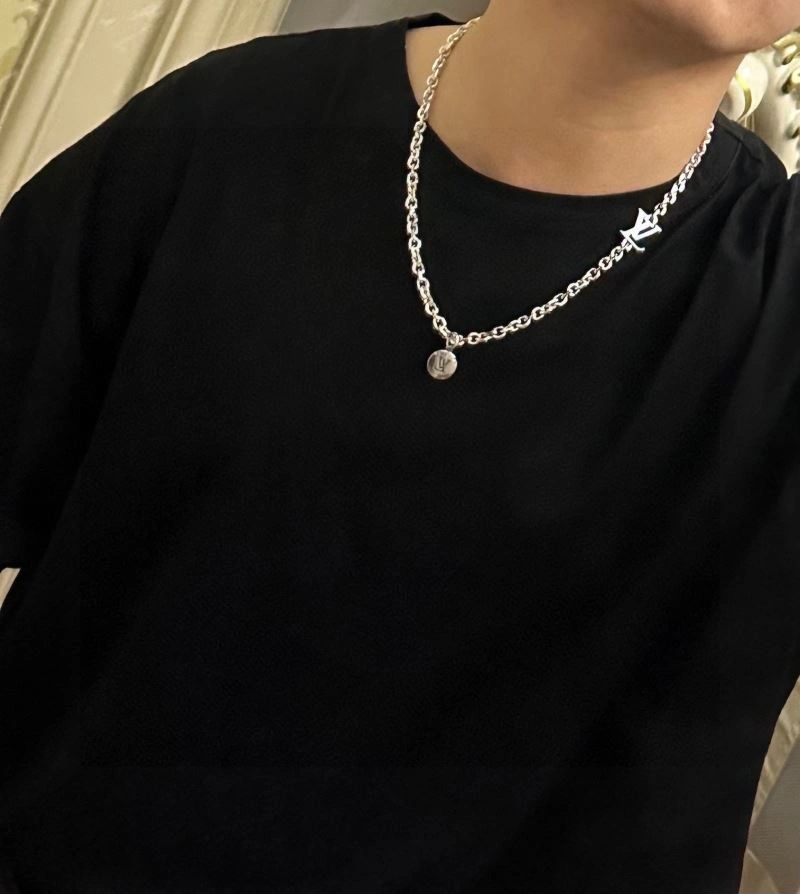 Cut-rate Louis Vuitton Necklaces