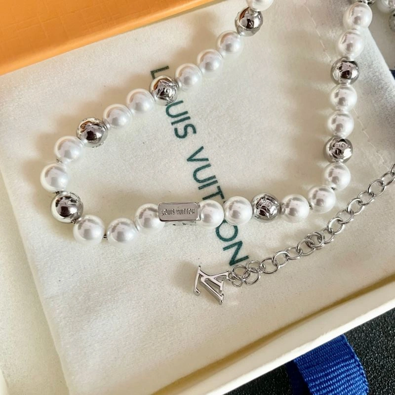 Bargain Louis Vuitton Necklaces