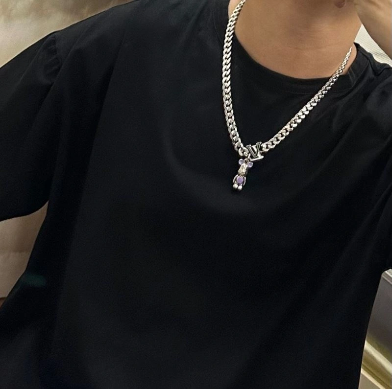 Discounted Louis Vuitton Necklaces
