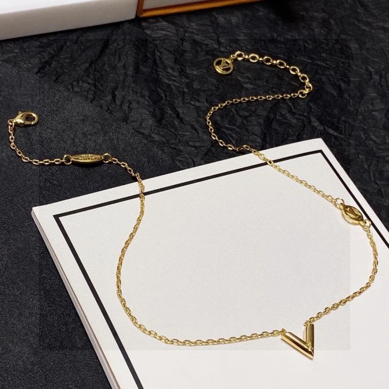 Top mirror Louis Vuitton Necklaces