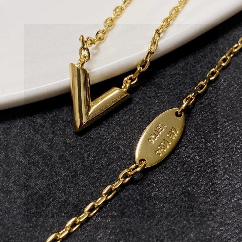 Top mirror Louis Vuitton Necklaces