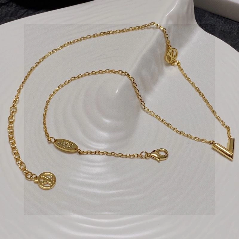 Top mirror Louis Vuitton Necklaces