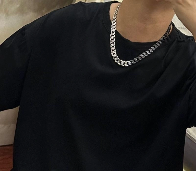 Bargain Louis Vuitton Necklaces